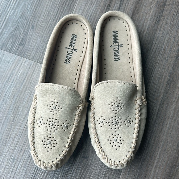 Minnetonka | Shoes | Minnetonka Leather Slide On Moccasins Shoes Womens ...